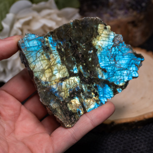 Labradorite Meanings and Crystal Properties - The Crystal Council