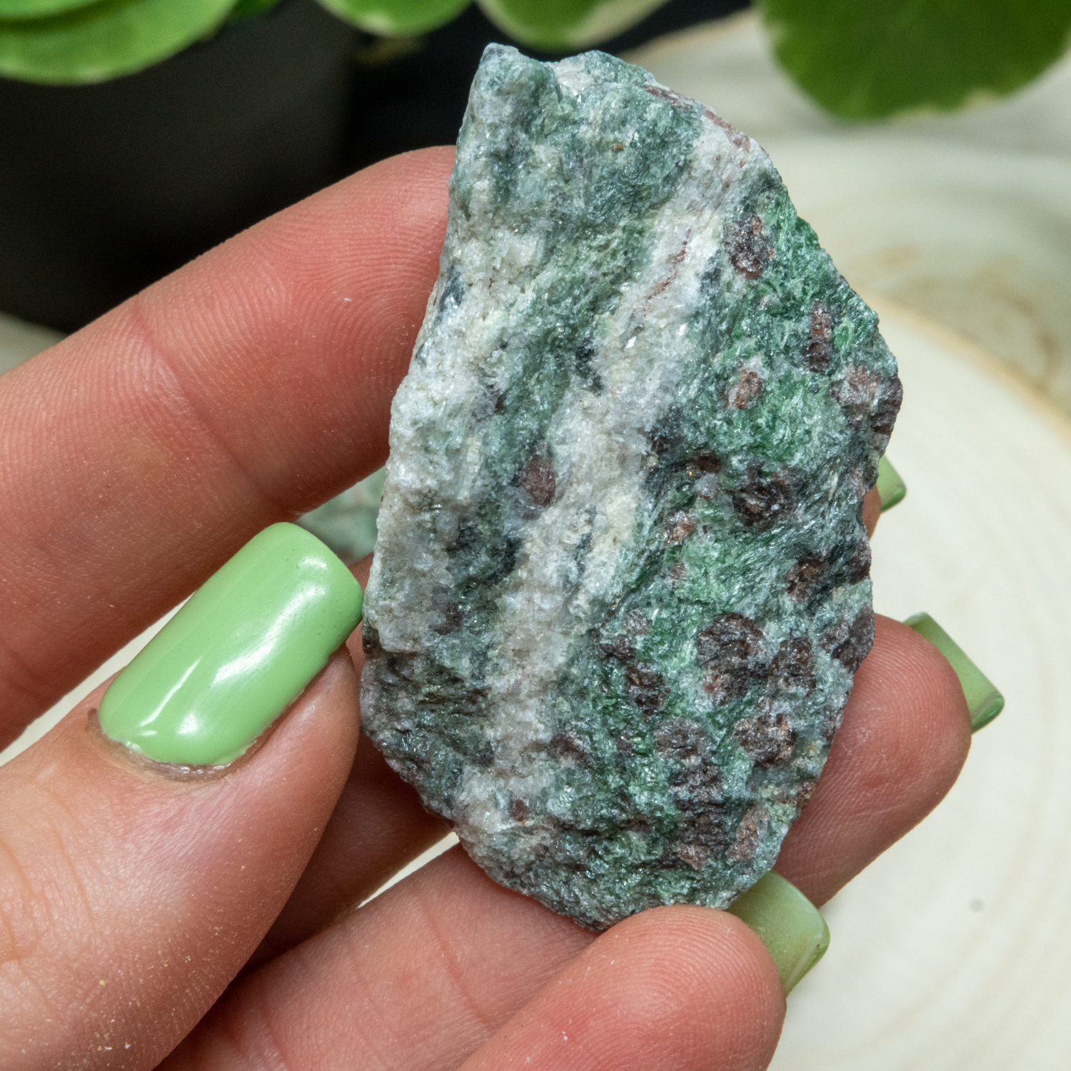 Eclogite Raw Random - The Crystal Council