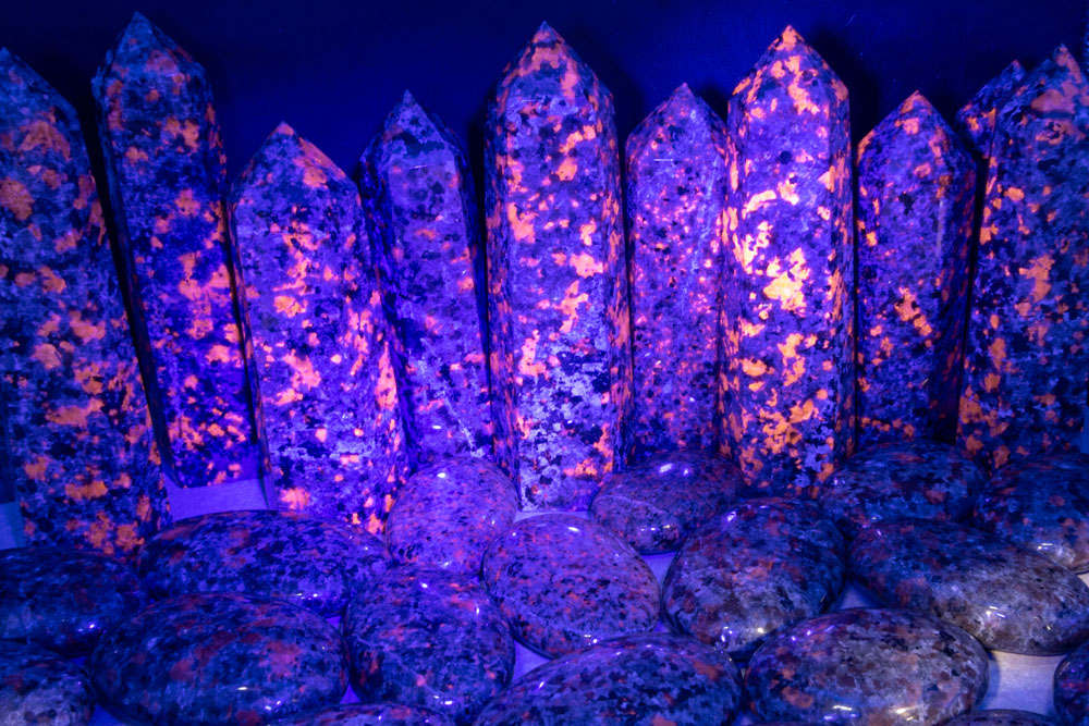 Learn About sodalite - The Crystal Council
