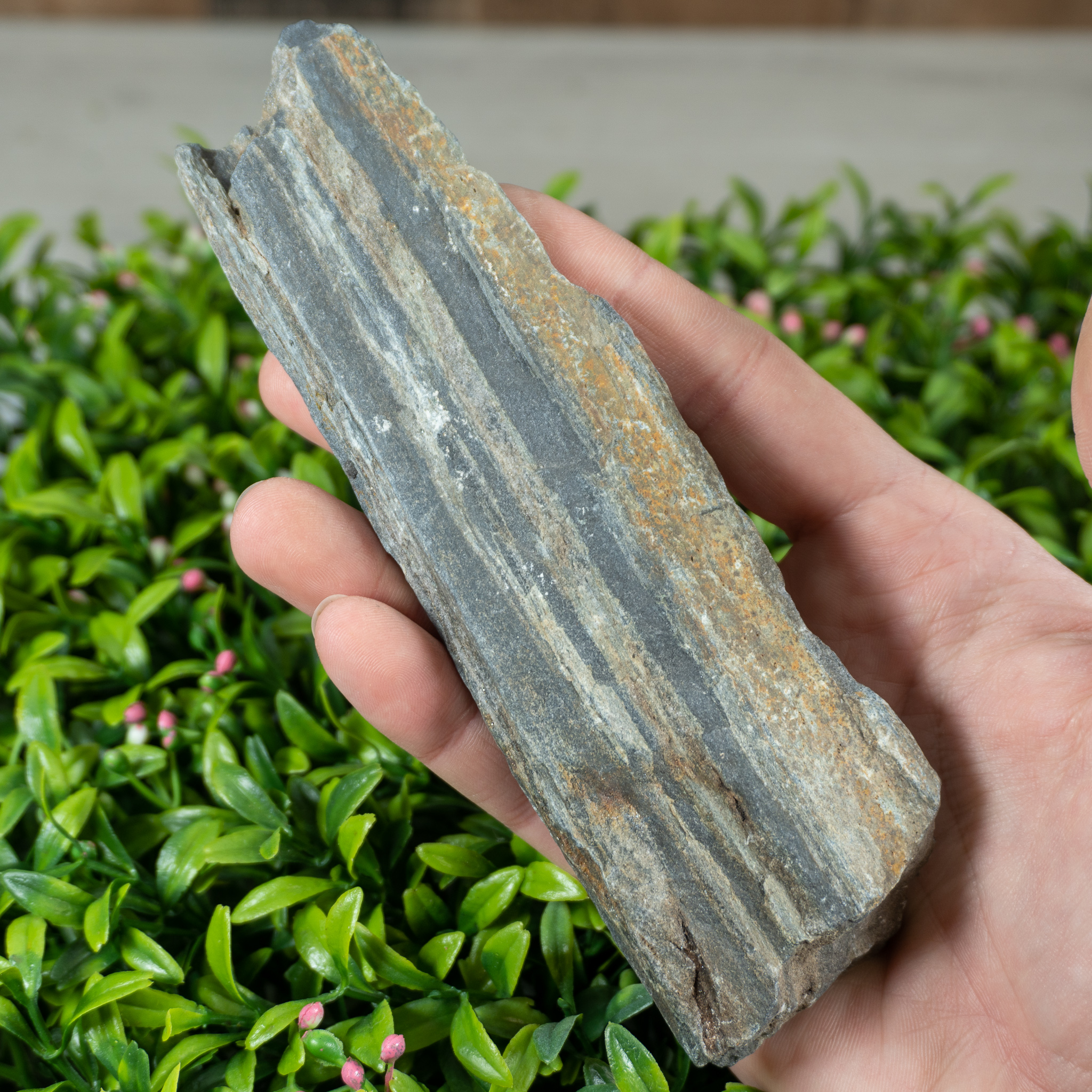 Rough Isua Stone #5 - The Crystal Council